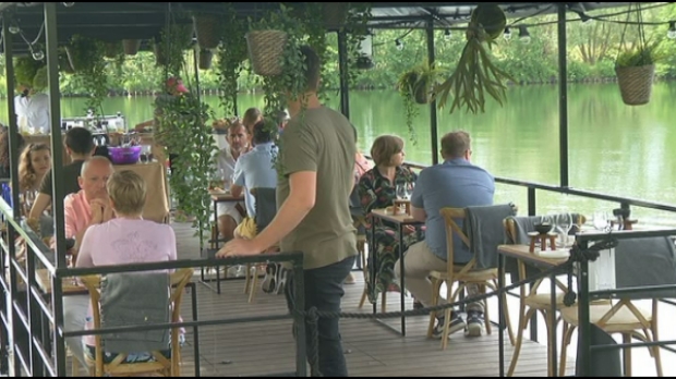 Restaurant Dinner on the Lake blijft open ondanks forse dwangsom | RTV
