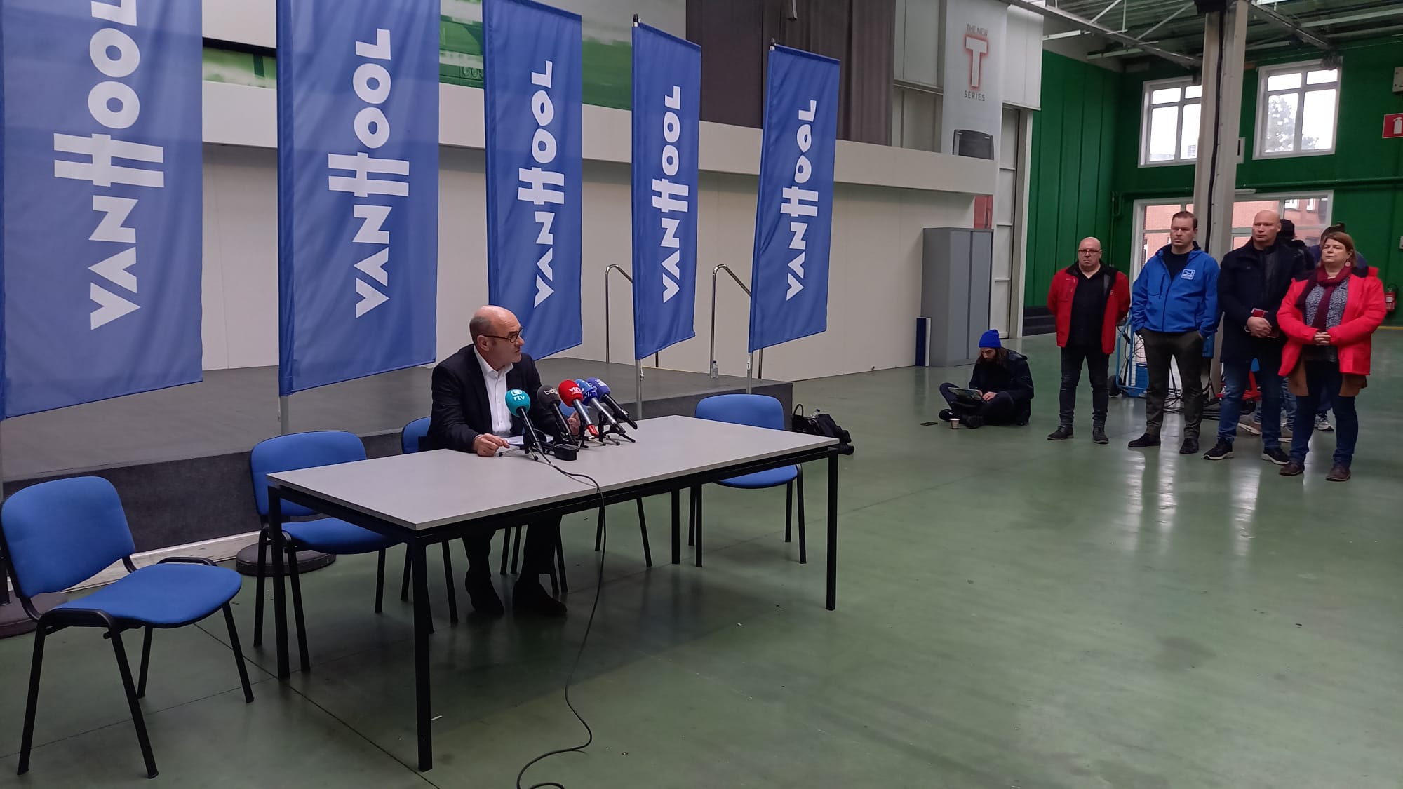 Van Hool: "Moeilijkste dag uit onze hele geschiedenis" | RTV