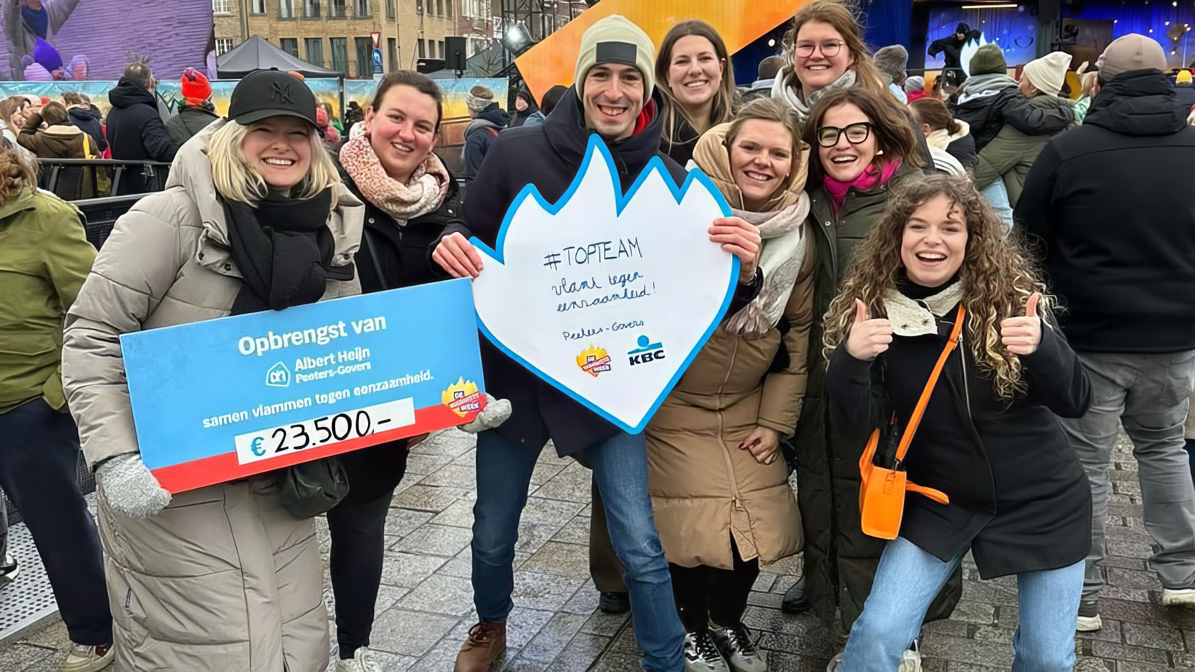 Albert Heijn - Peeters-Govers schenkt 23.500 euro aan De Warmste Week | RTV