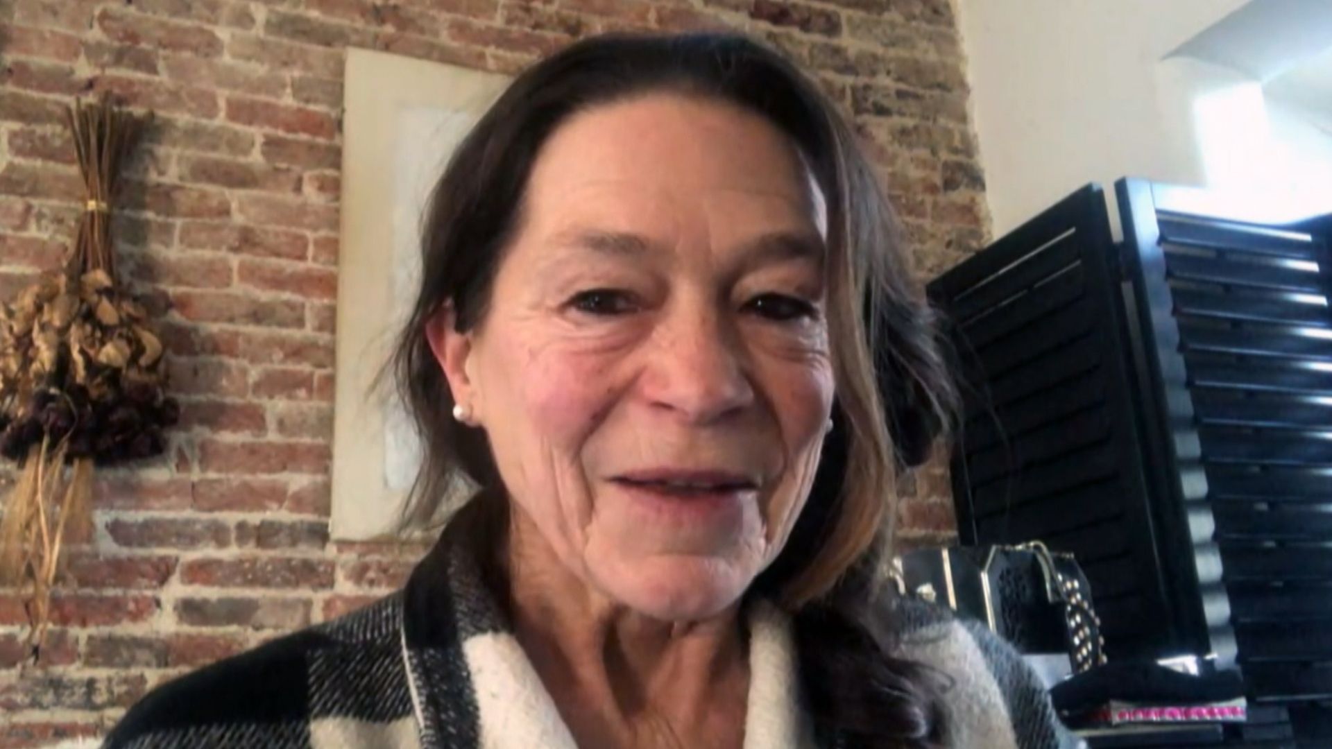 Actrice Antje de Boeck keert terug naar het theater: Vrijstaat Moresnet ...