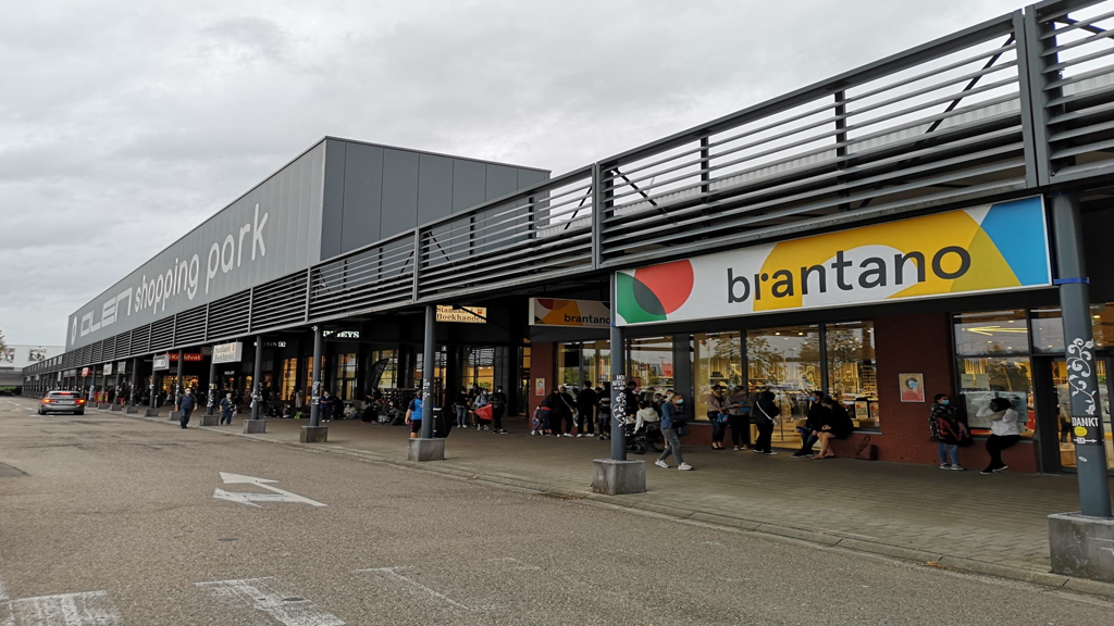 Brantano-winkels heropenen morgen als Van Haren | RTV