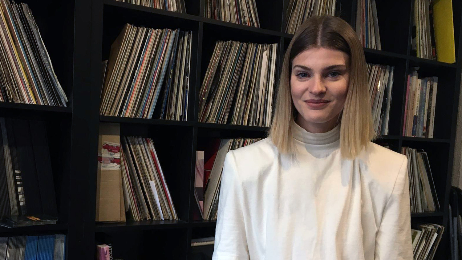 Emma Bale helemaal terug met debuutplaat ‘Retrospect’ | RTV