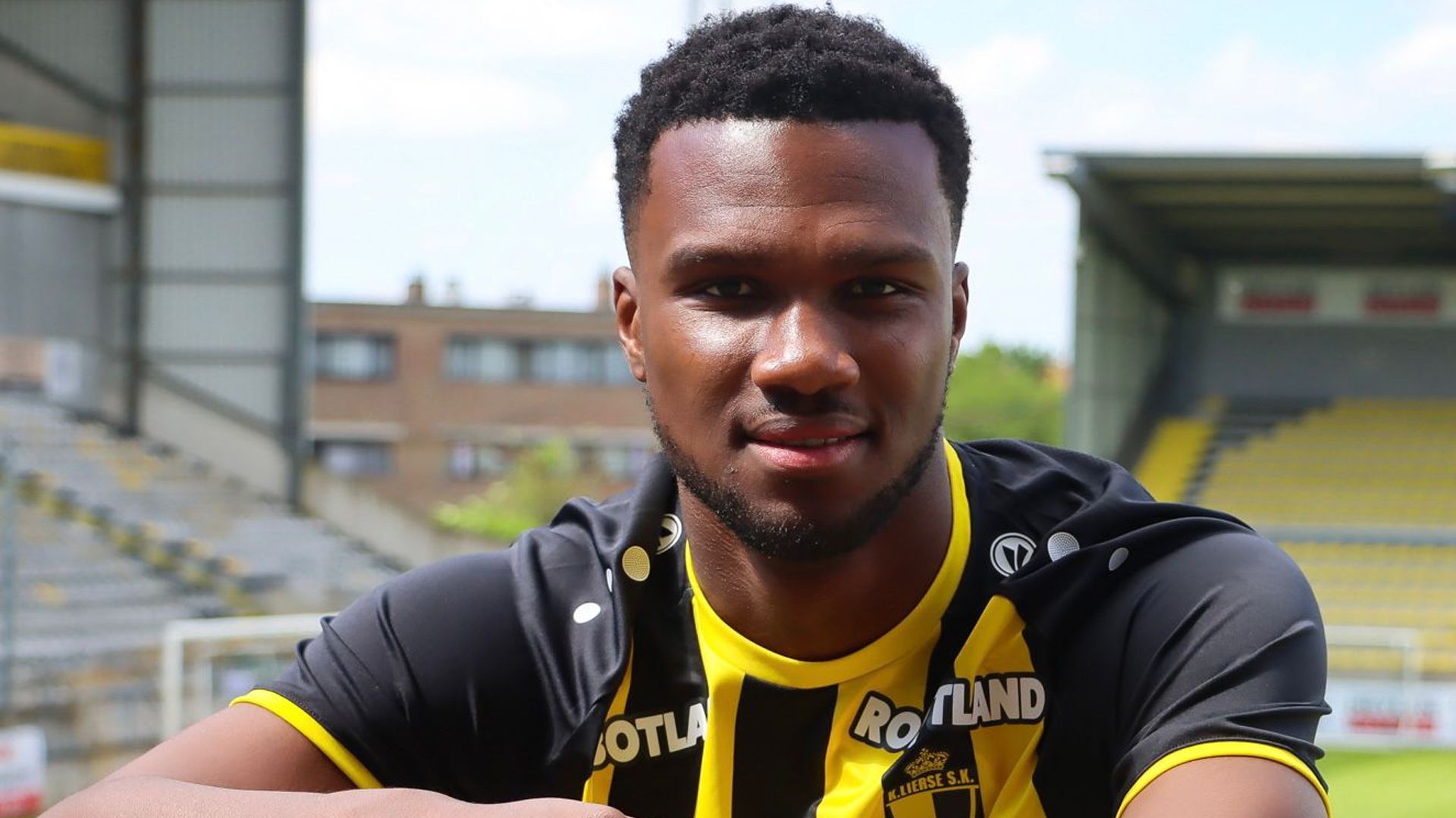 K. Lierse SK neemt afscheid van Oulare na 300 dagen zonder wedstrijd | RTV