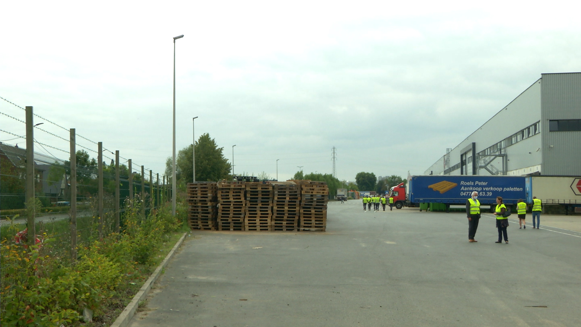 Logistiek bedrijf Fiege plaatste ruim 7000 zonnepanelen op het dak | RTV