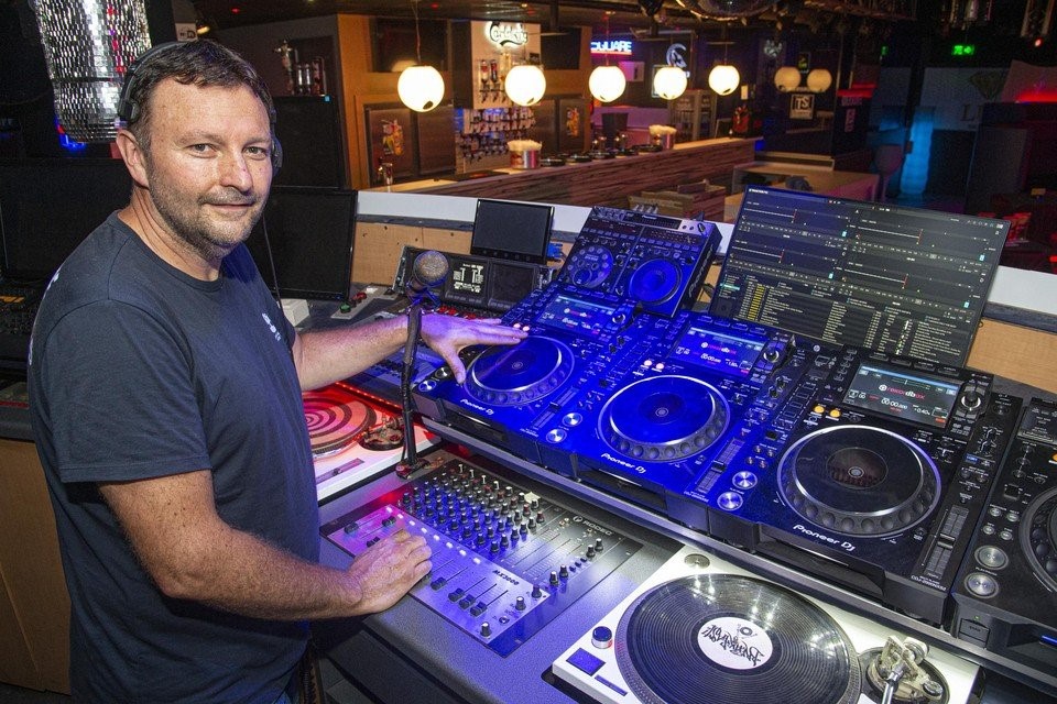 Discotheek Millennium in Herselt opent na 1,5 jaar opnieuw de deuren | RTV