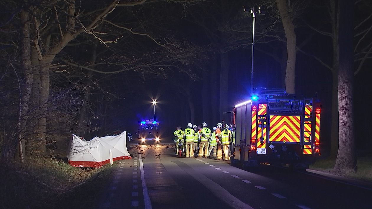 Dode bij zwaar verkeersongeval op Lichtaartsesteenweg in Poederlee | RTV