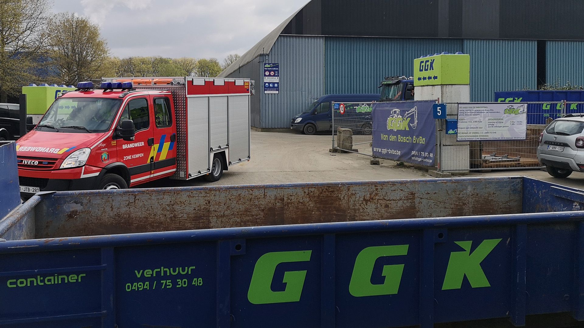 Dodelijk arbeidsongeval bij GGK in Hulshout: man komt onder bulldozer ...