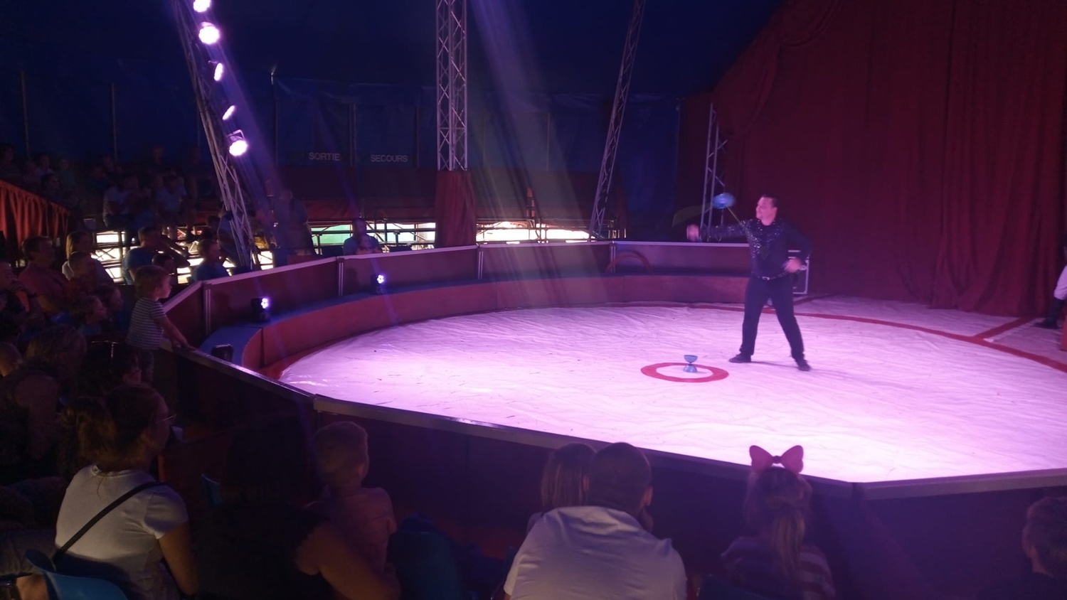 Circus Pipo slaat tenten op in Bevel | RTV
