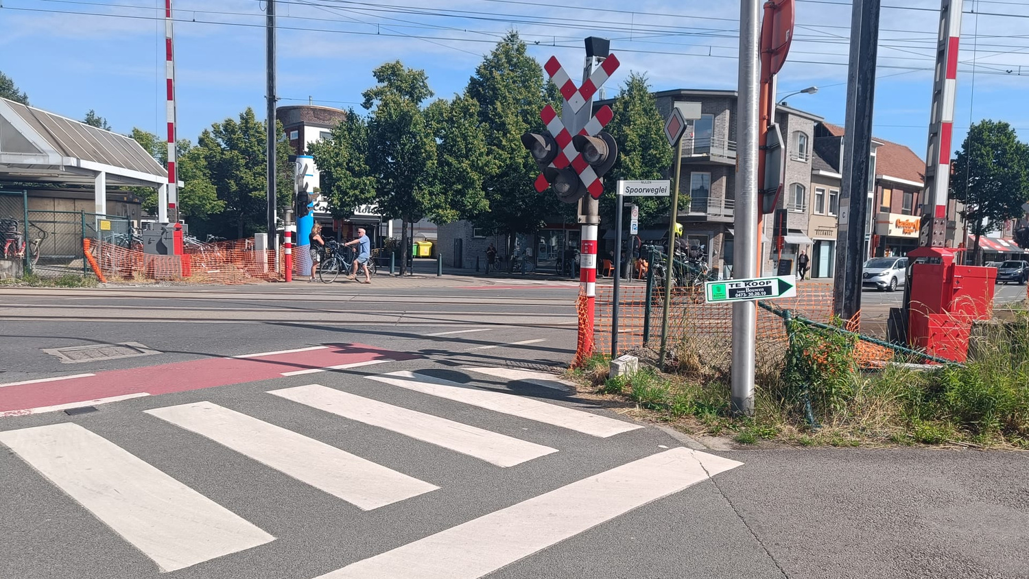 Bestuurder vrijgesproken voor negeren gesloten overweg | RTV