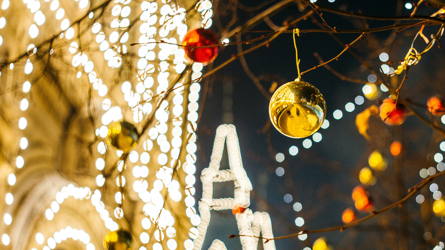 Waar brandt de (kerst)lamp? En waar wordt bespaard? | RTV