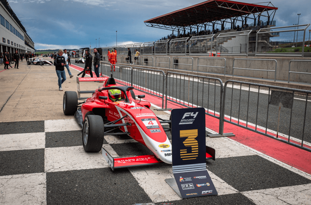 Racetalent Ean Eyckmans schittert met derde plaats tijdens Spaanse ...