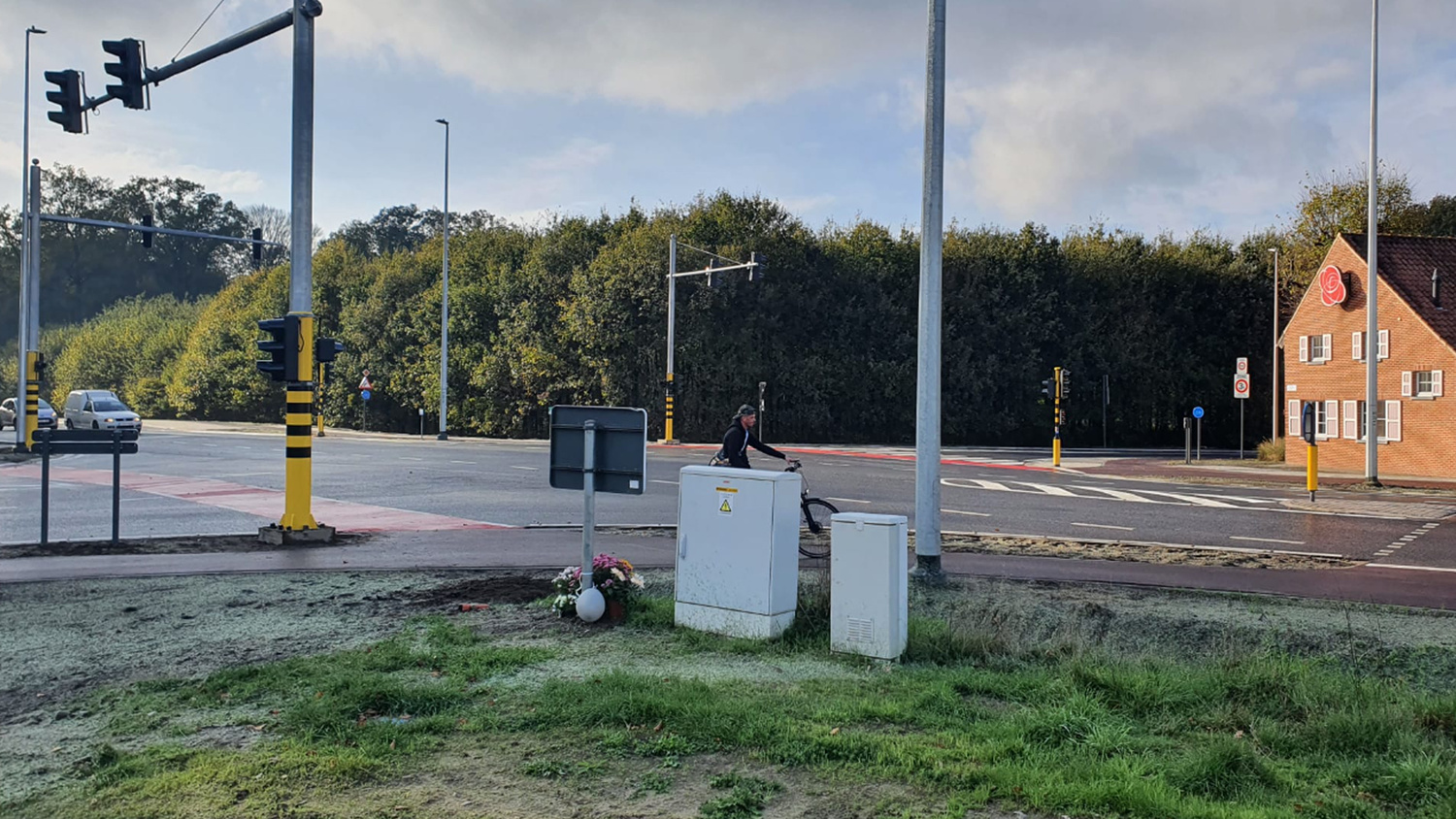 Nieuw en veiliger kruispunt aan Veedijk is klaar | RTV