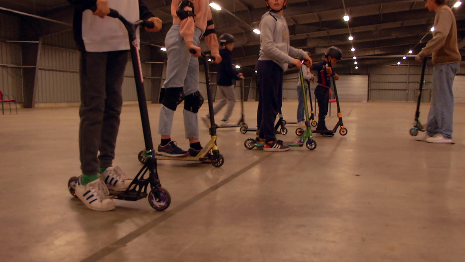 Stunten met de step in Ravels | RTV
