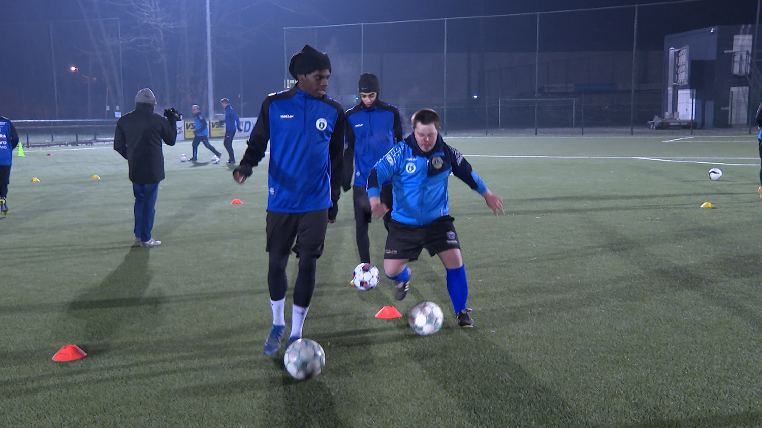 G-team KSK Heist traint met A-kern: "Heel leuk met mijn idool" | RTV