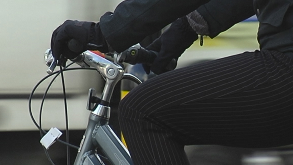 Dief verkoopt gestolen fietsen op 2dehands.be | RTV