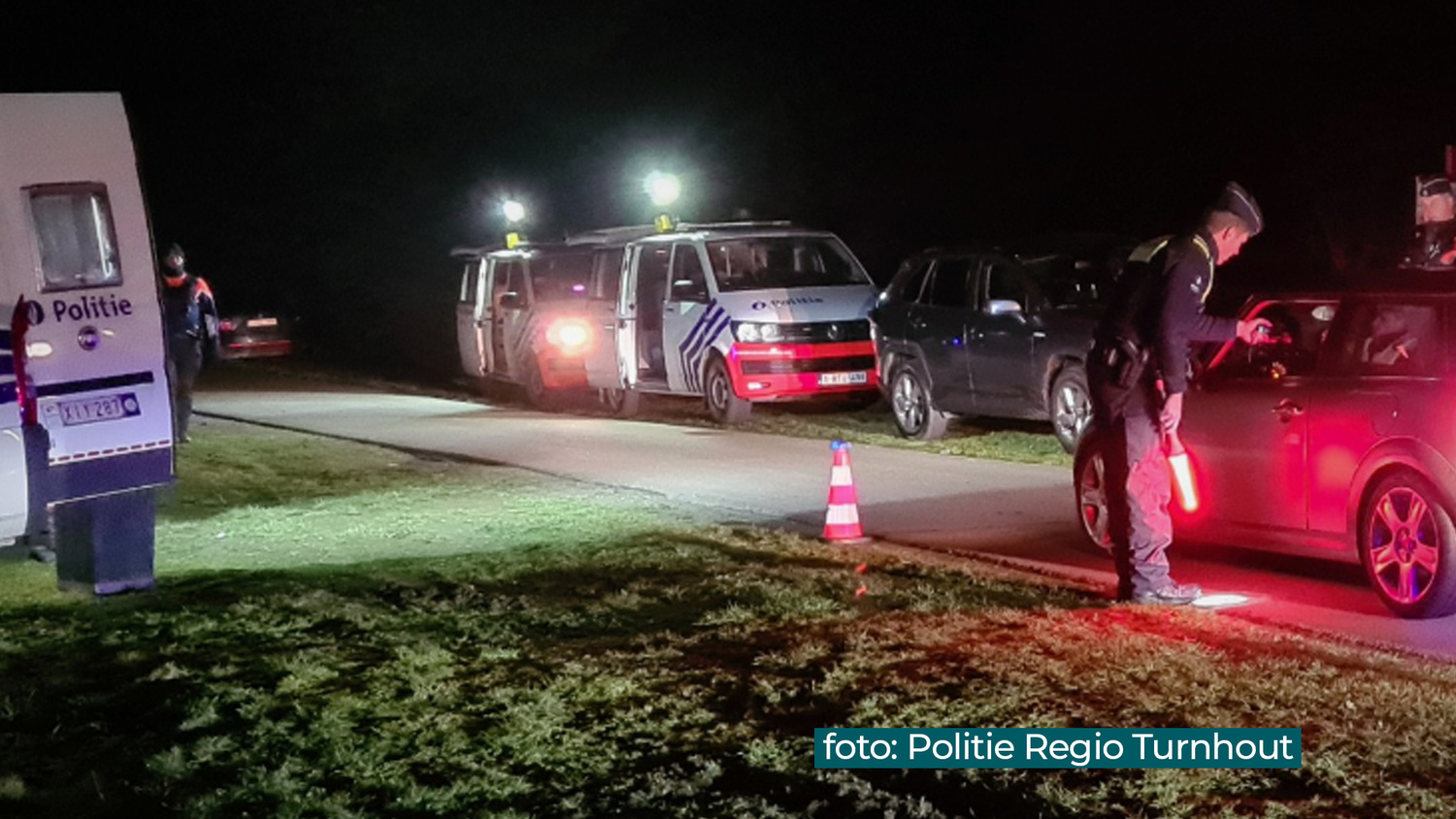 Politie neemt drugs en wapens in beslag tijdens controles | RTV