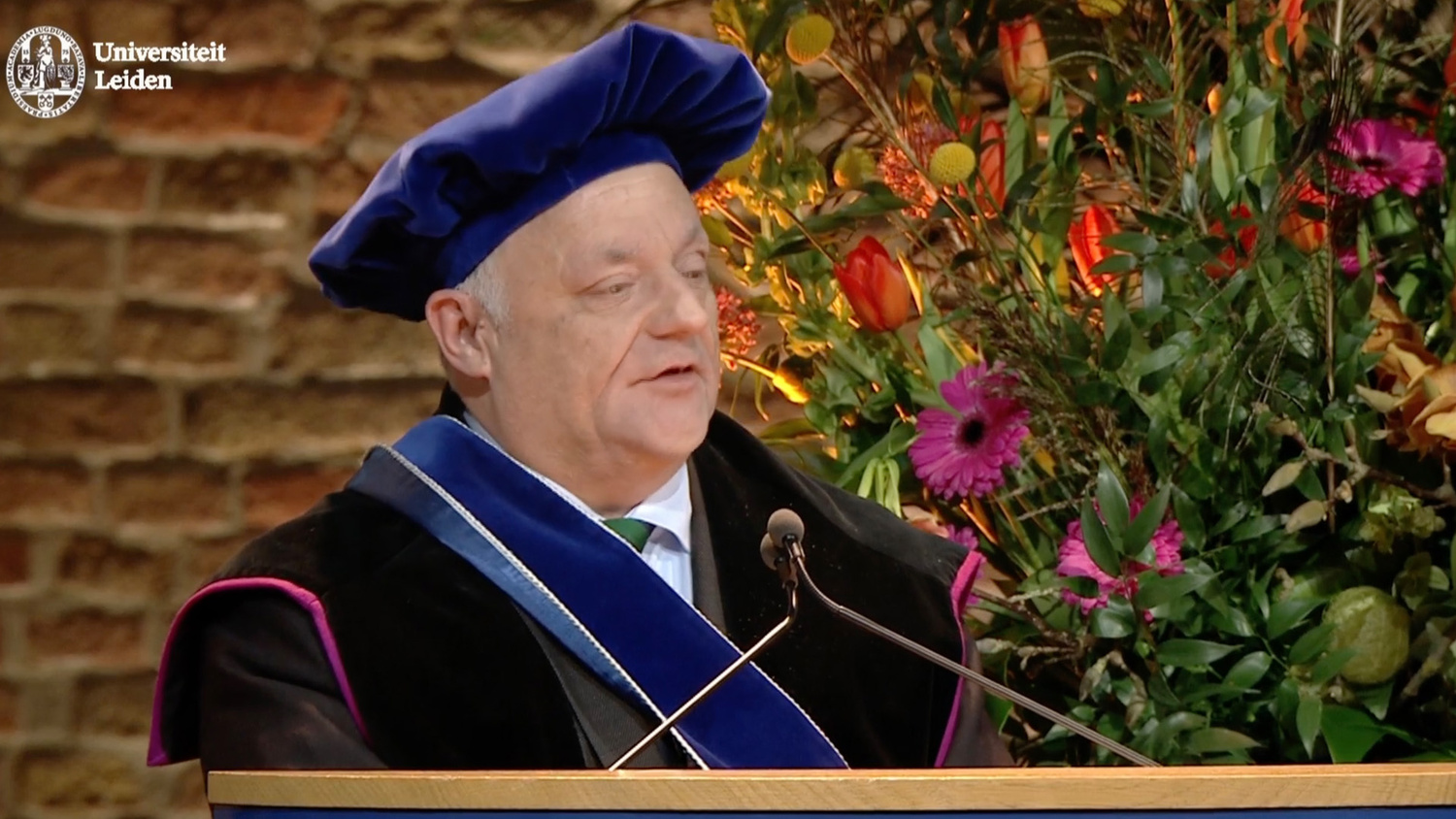 Marc Van Ranst krijgt eredoctoraat aan universiteit Leiden | RTV