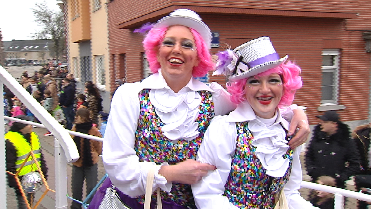Balense Biersussen openen carnavalsseizoen met kleurrijke stoet | RTV