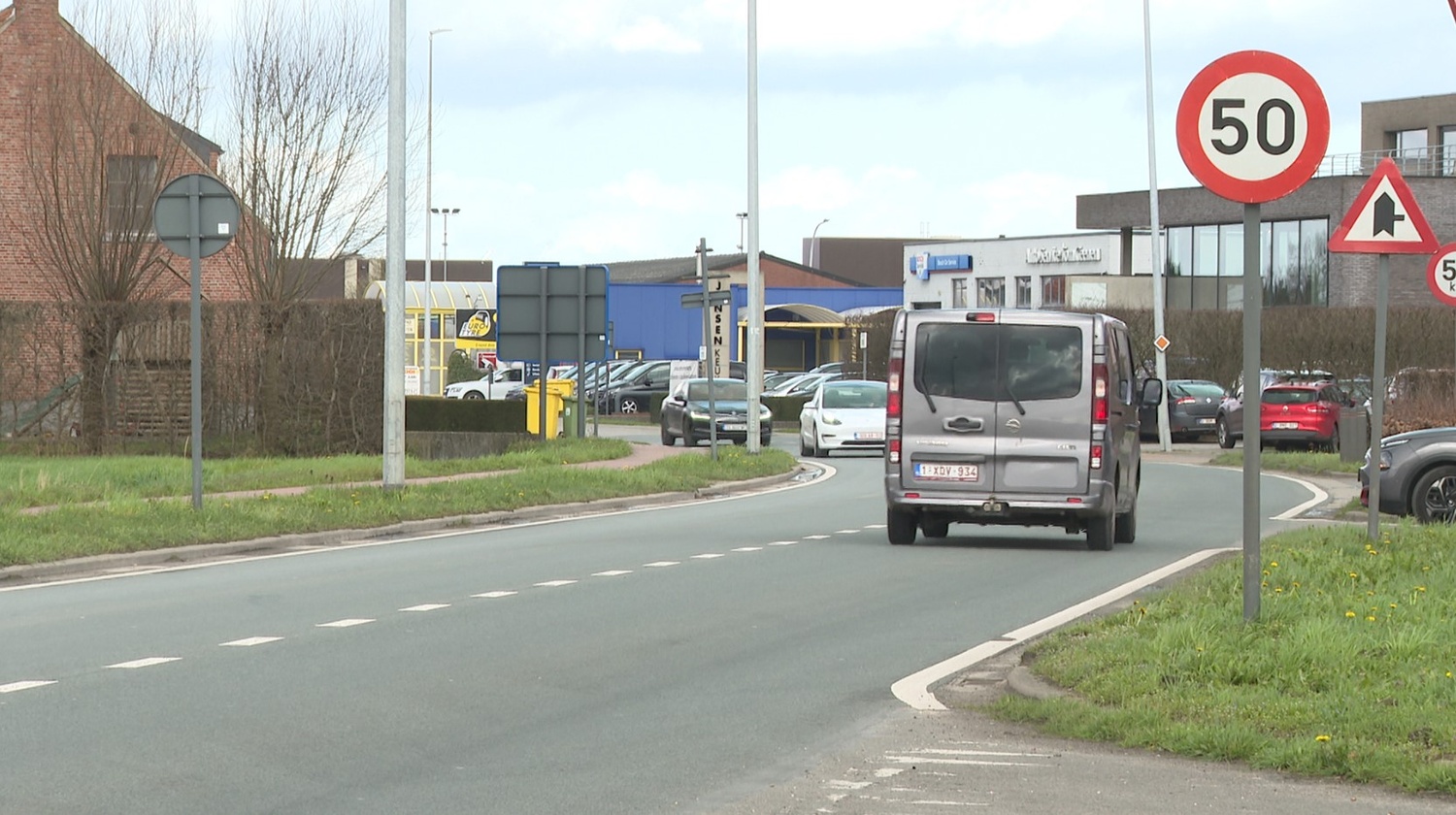 Maandenlang hinder door werken op druk kruispunt in Hoogstraten | RTV