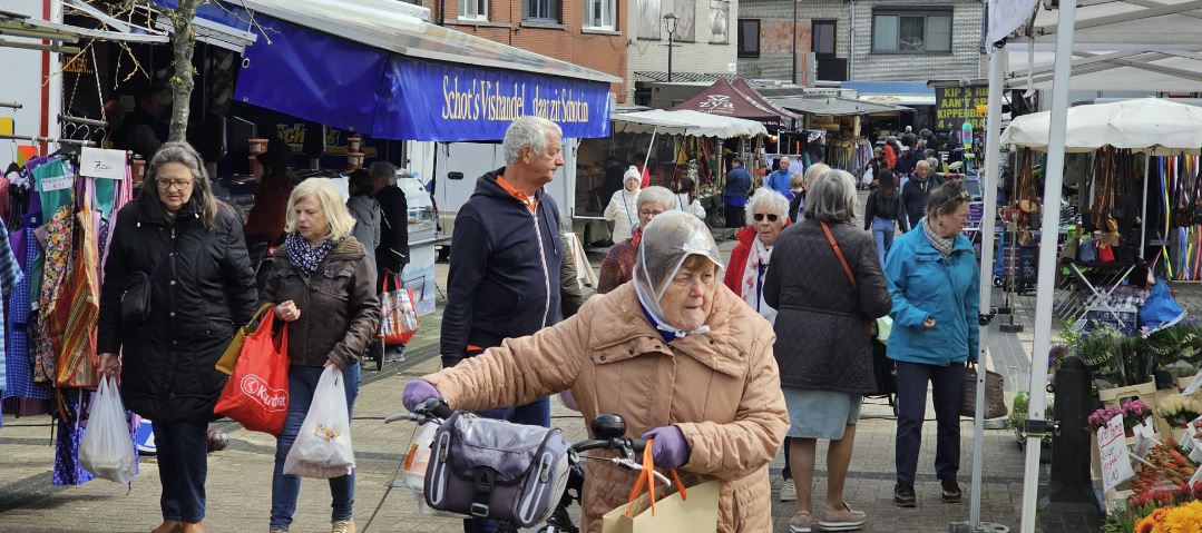 Te weinig plaats voor alle marktkramers op markt Duffel: "Lotjetrek bepaalt wie blijft" | RTV