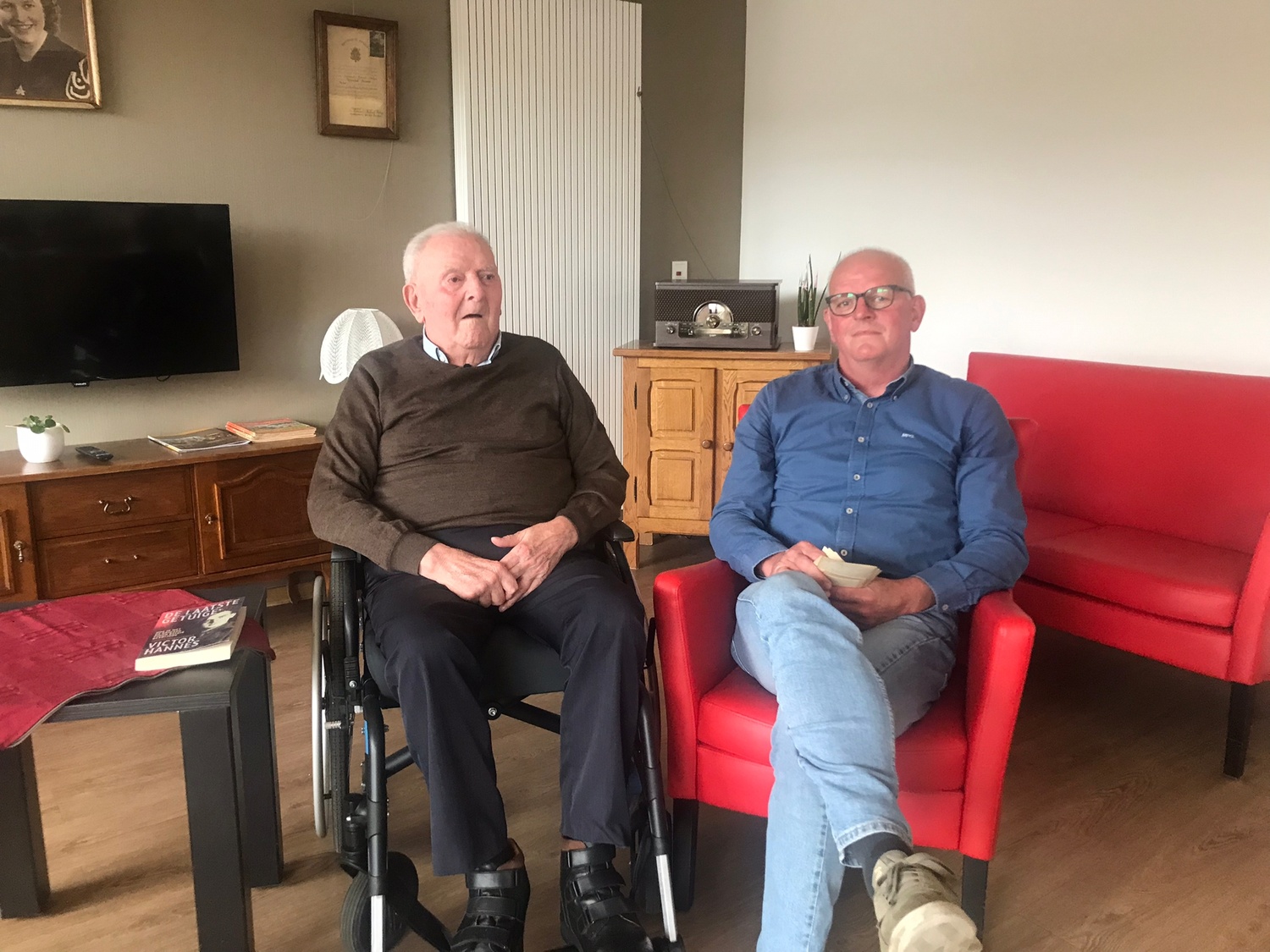 Oud-strijder Victor Hannes uit Meerhout wordt ere-korporaal | RTV