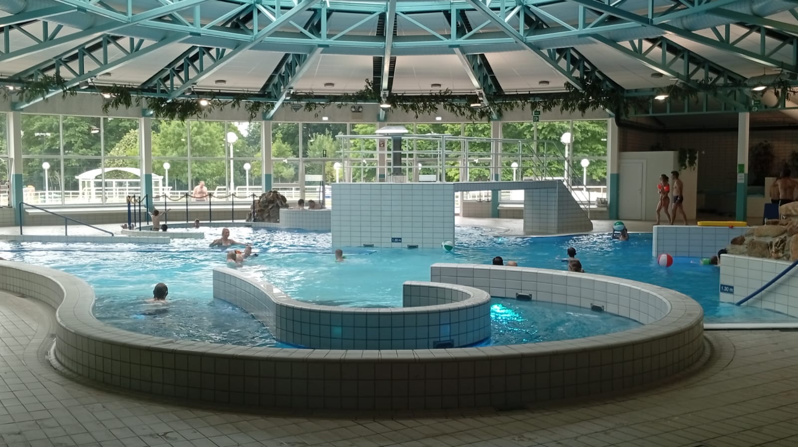 Nieuw zwembad voor regio Neteland komt tegen 2031 aan Netepark | RTV