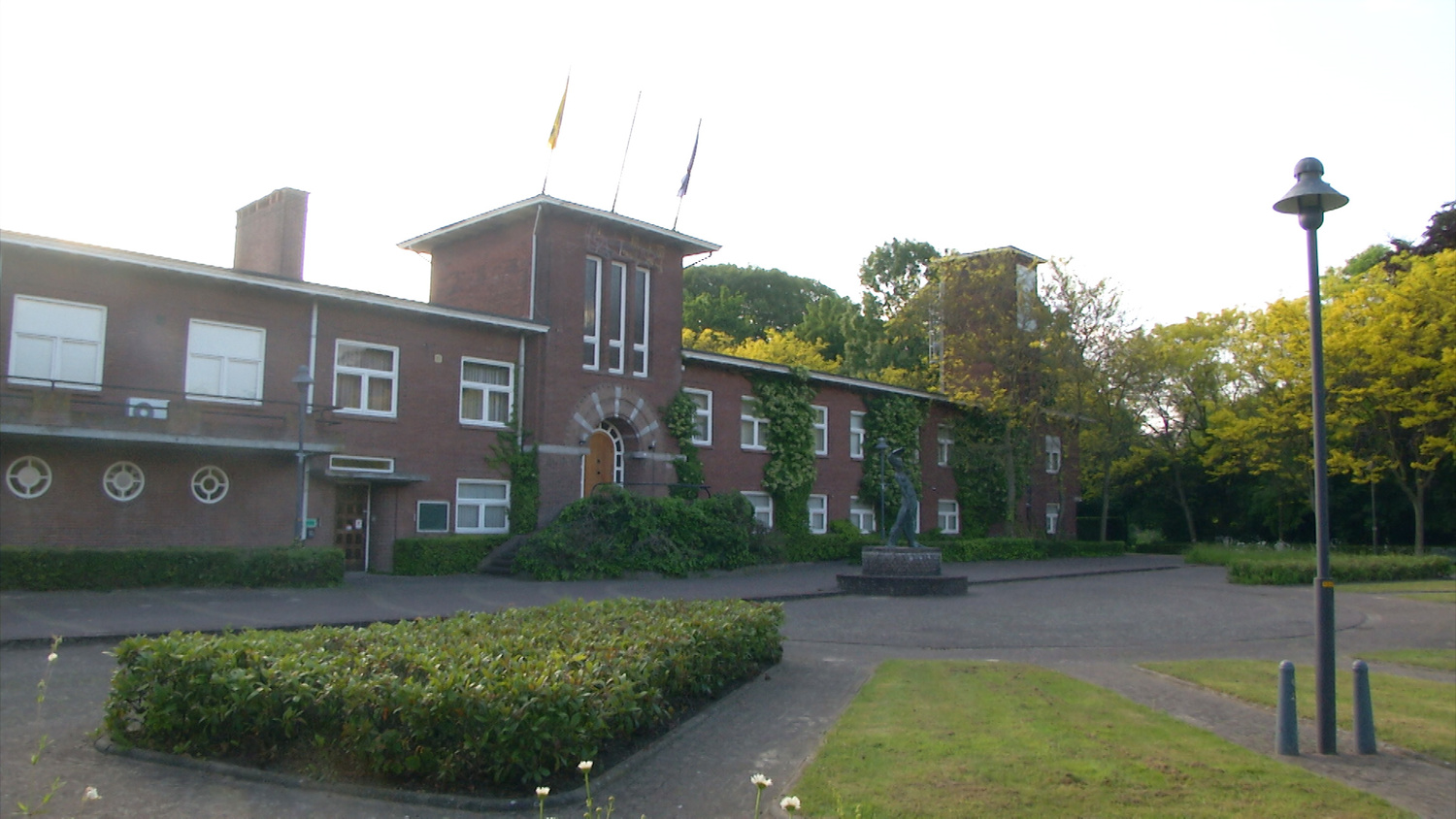 Na 10 jaar gehakketak: Beerse krijgt nieuw gemeentehuis op oude locatie ...