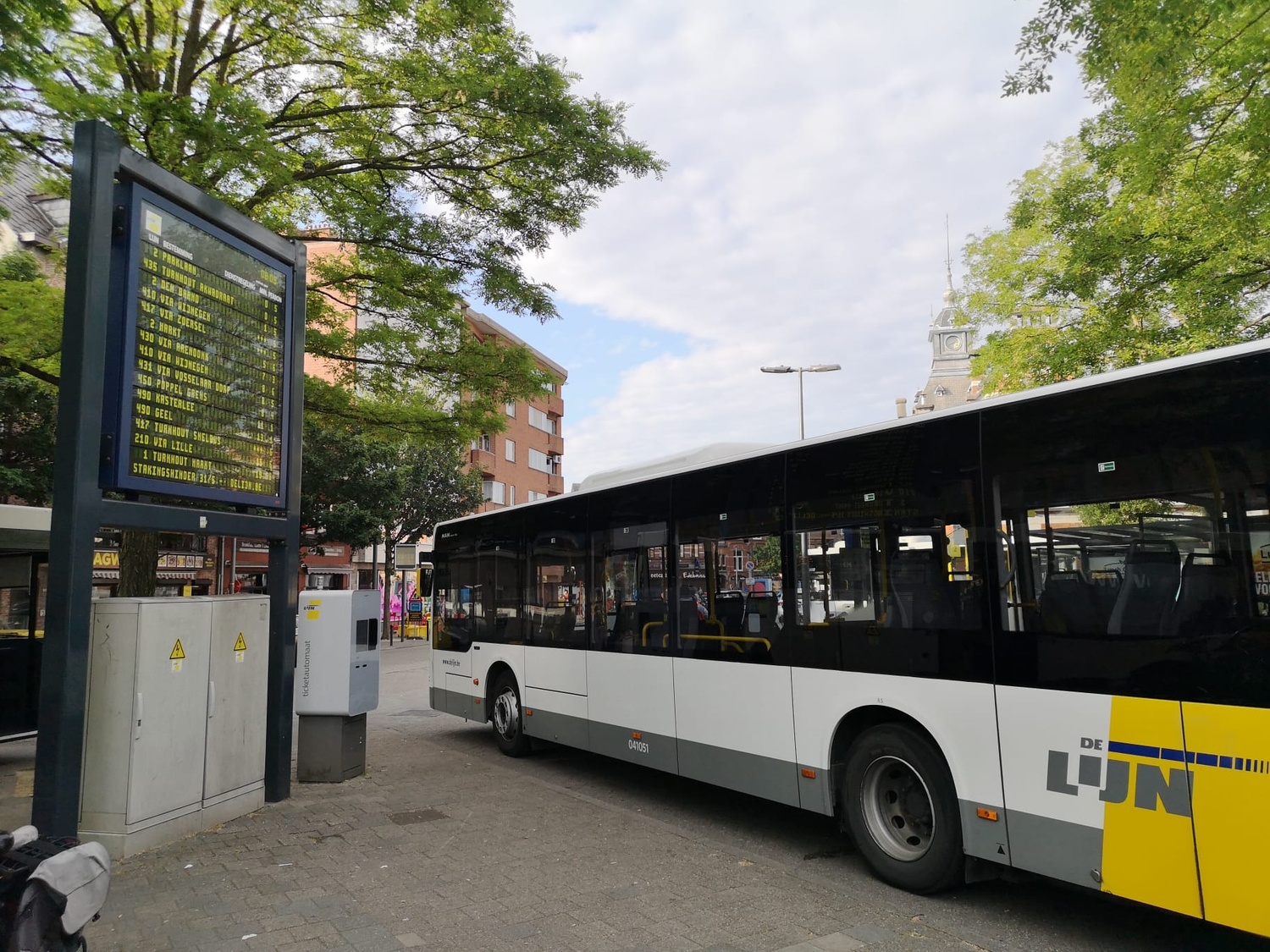 Spontane vakbondsactie bij De Lijn na geval van agressie op snelbus ...