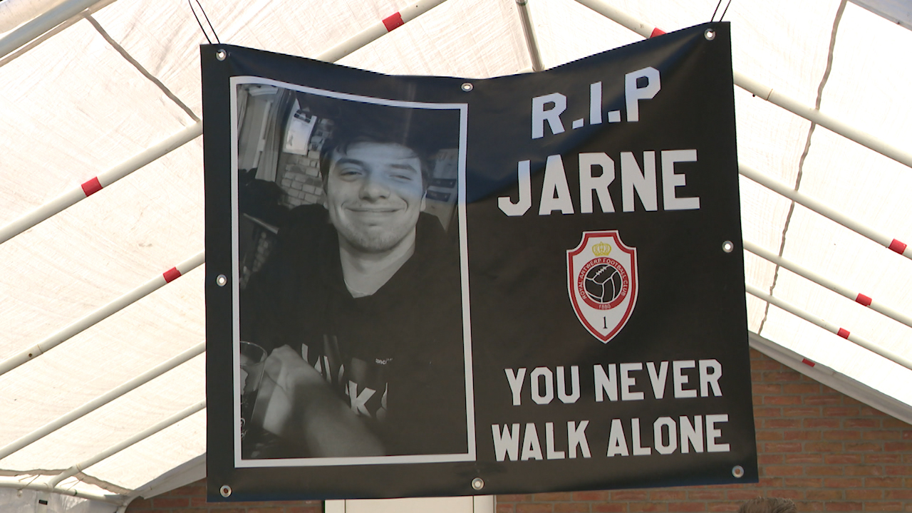 Herdenking voor overleden doelman Jarne Pire uit Merksplas | RTV