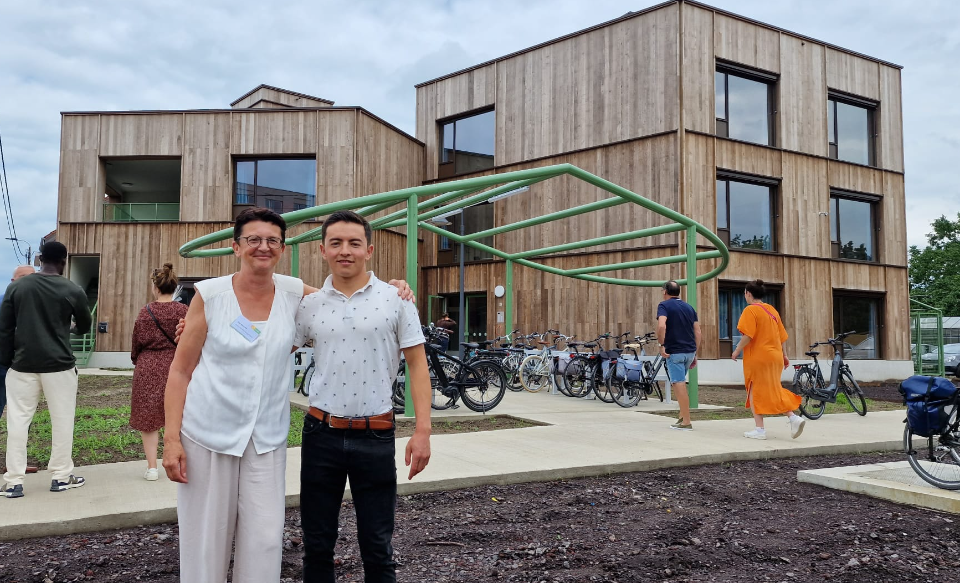 Minderjarige vluchtelingen hebben nieuwe thuis in Geel | RTV