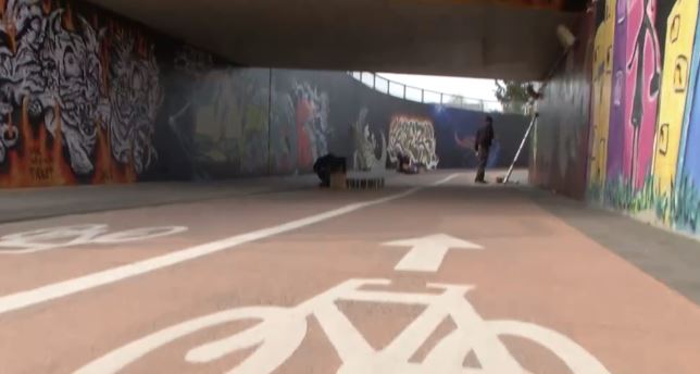 Bromfietser pleegt vluchtmisdrijf na aanrijding in Mol | RTV