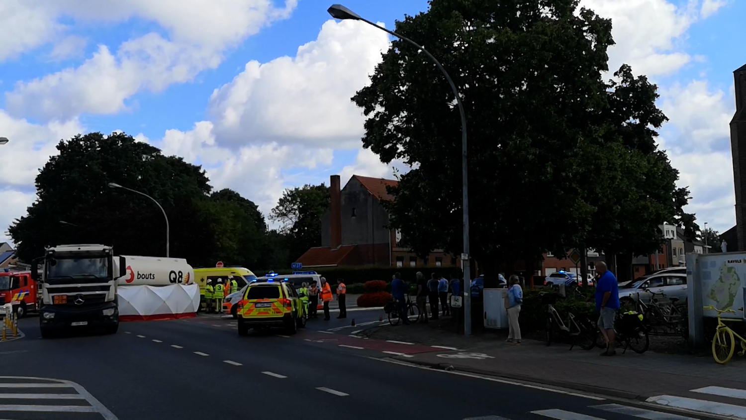 Gemeente Ravels in overleg met AWV over dodelijk kruispunt | RTV