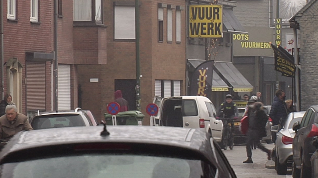 Vuurwerkhandelaars Baarle hebben plannen om eigenhandig parking aan te ...