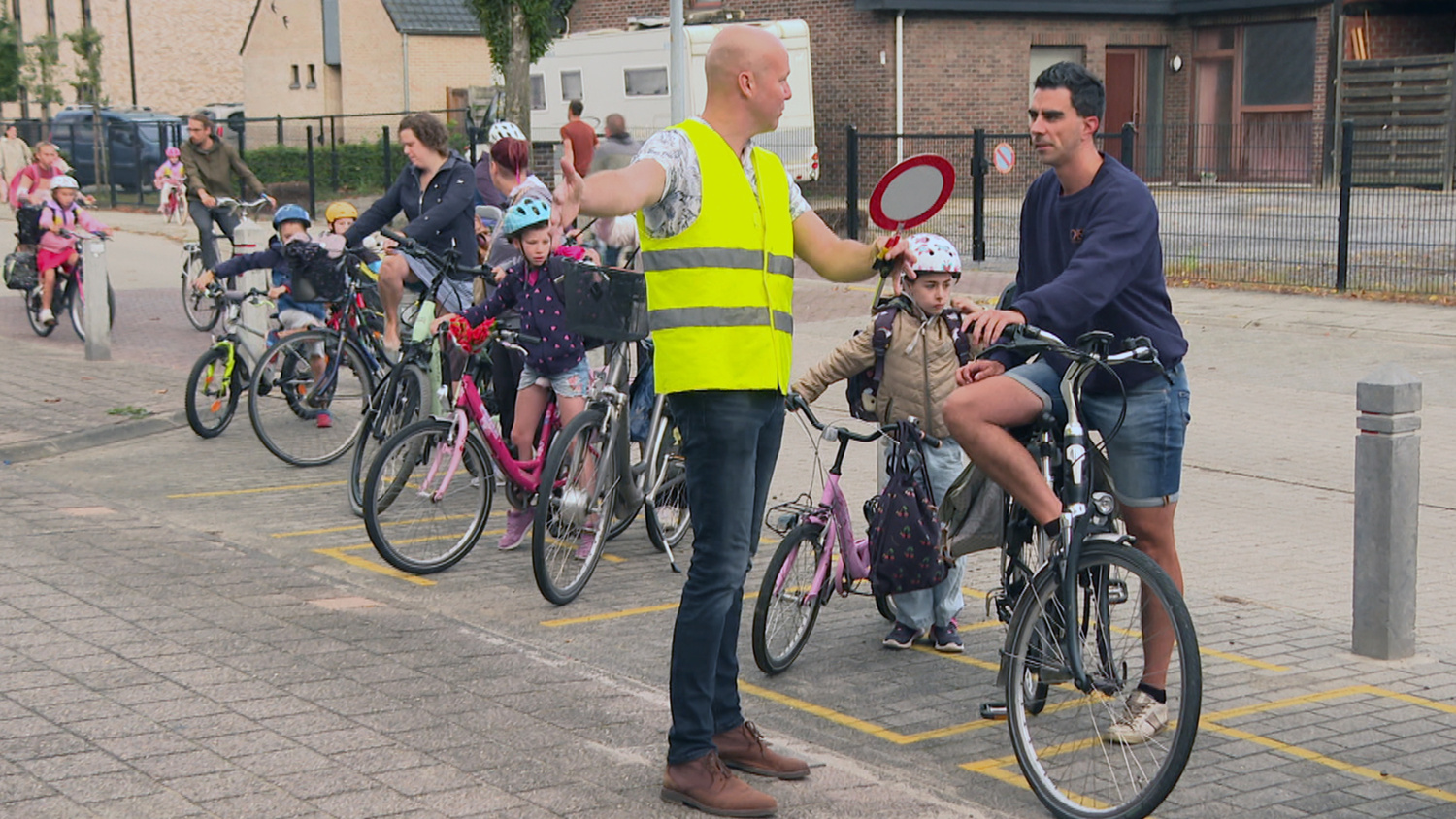 VIDEO: Proefopstelling voor veilige schoolomgeving aan Katersberg en ...