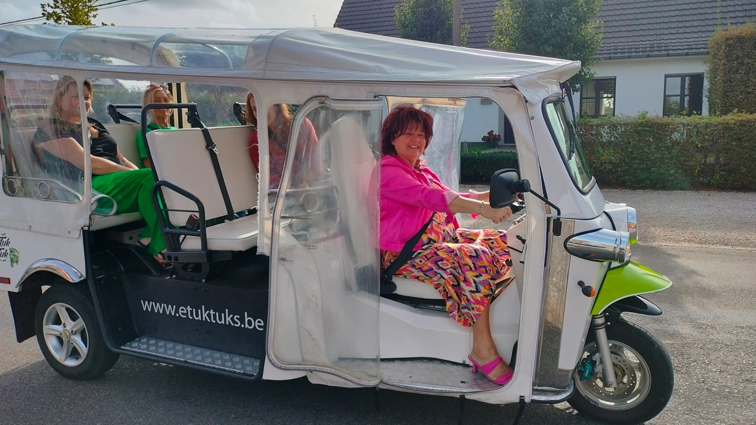 Verhuur eTuktuks in Laakdal is een succes | RTV