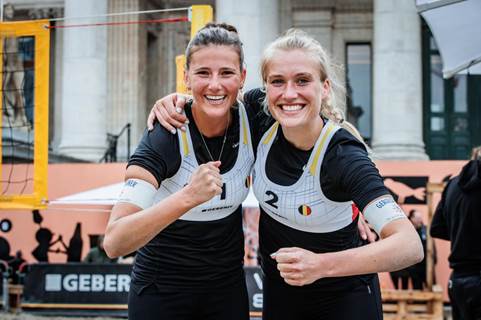 Sarah Cools, Lisa Van den Vonder en Louka Maertens van Beach Volley ...
