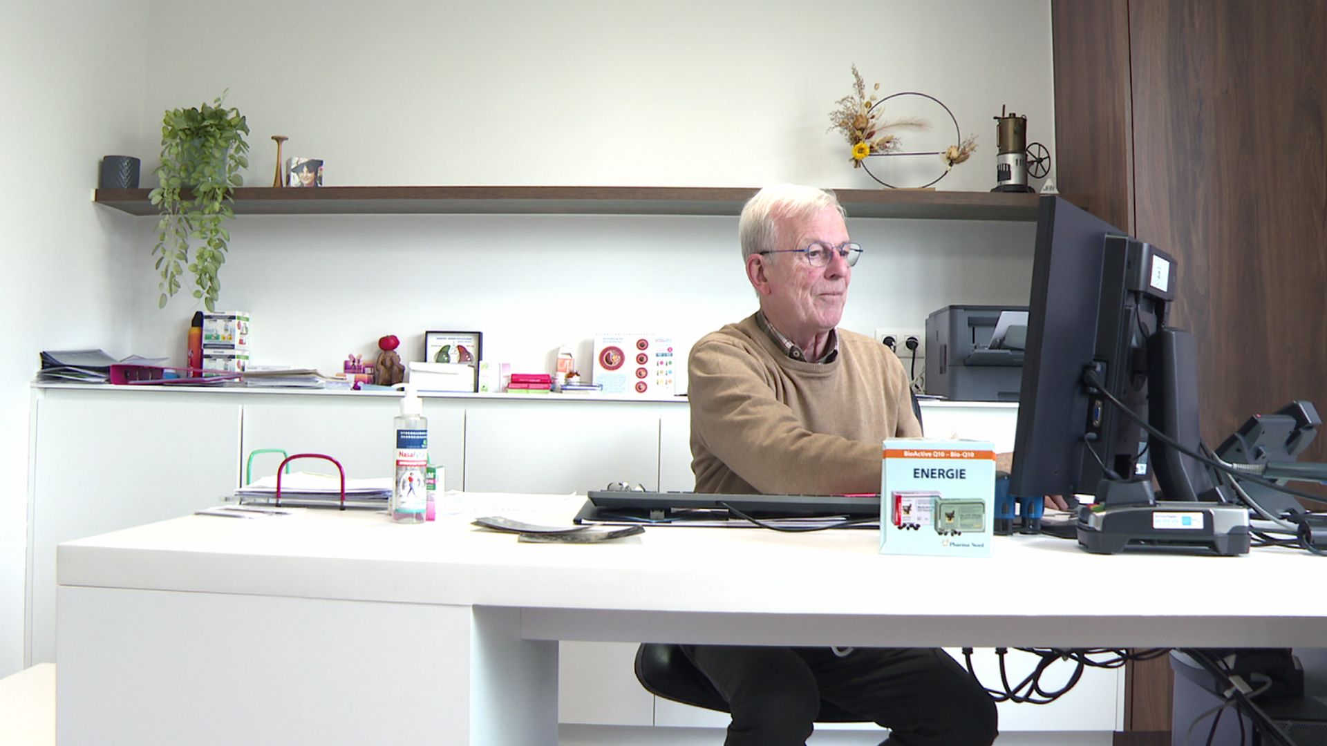 Dokter Jan Verhaert neemt na ruim 50 jaar afscheid van zijn patiënten | RTV