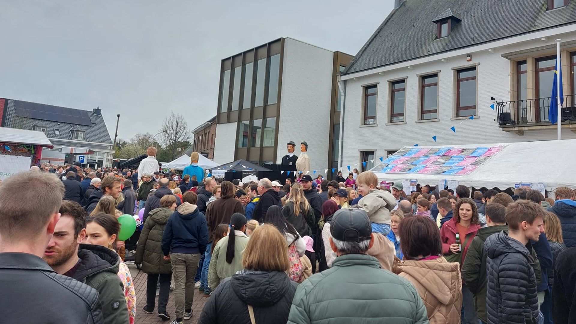 Traditie in Nijlen: jaarmarkt op Paasmaandag | RTV