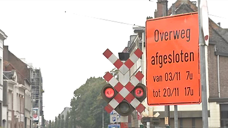 Spooroverweg Lier blijft langer dicht | RTV