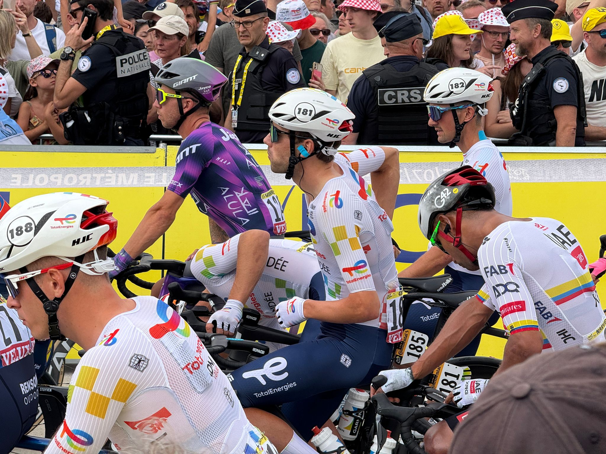 Steff Cras moet ziek opgeven in de Tour | RTV