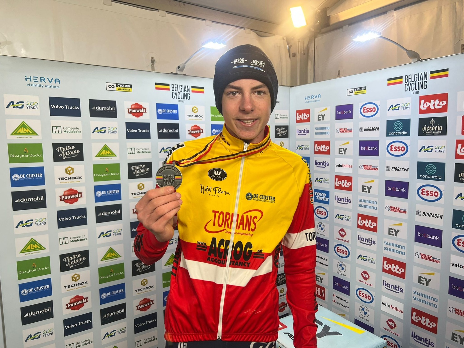 Maxime Smits pakt zilver bij U17 | RTV