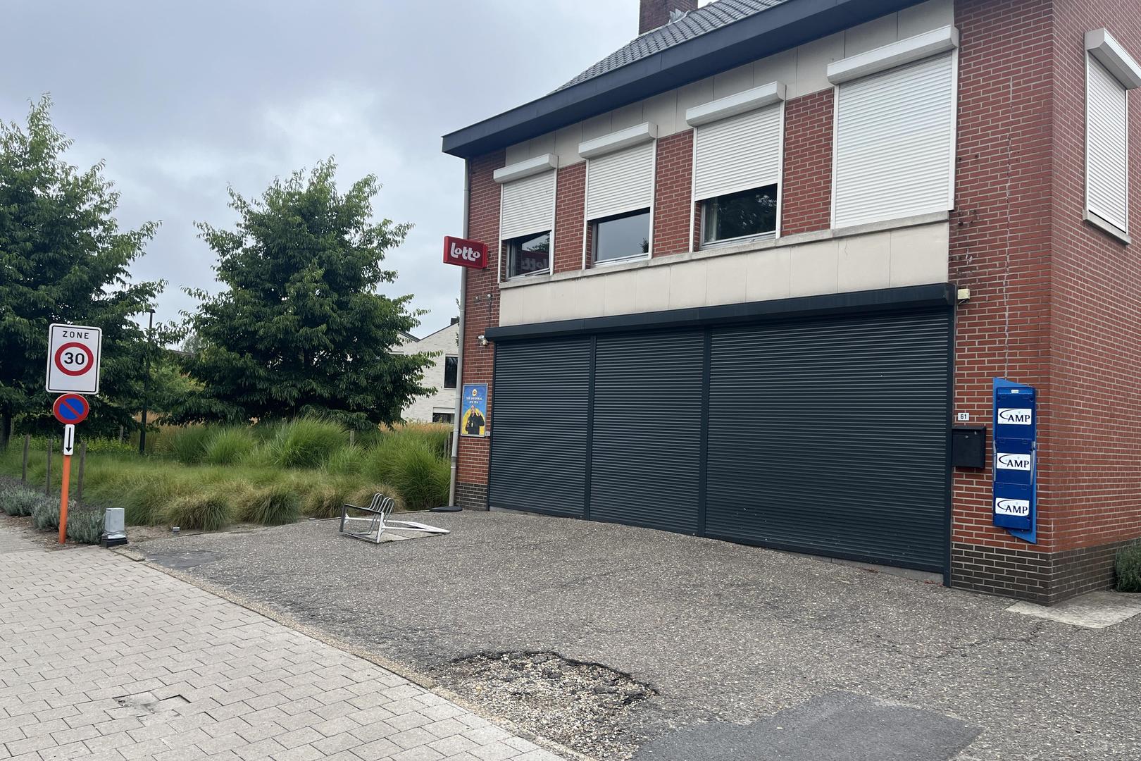 "Hij dreigde met een pistool": vijftiger riskeert vier jaar cel voor ...