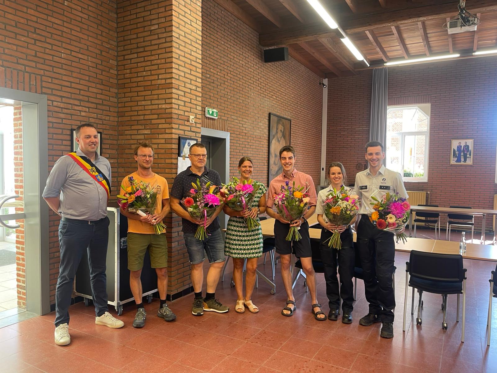 Student geneeskunde en hulpverleners gehuldigd in Herenthout nadat ze ...