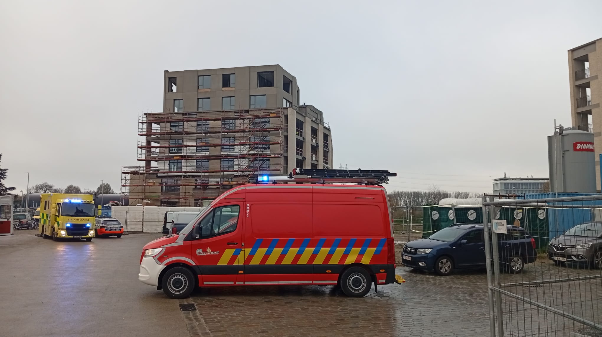 Ernstig arbeidsongeval op Mechelse werf: man valt van zevende naar ...