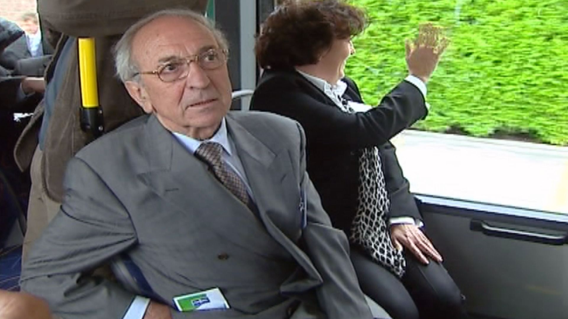 Denis Van Hool overleden op 92-jarige leeftijd | RTV