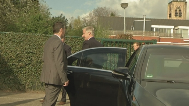 Koning Filip bezoekt Minderhoutse basisschool Scharrel | RTV