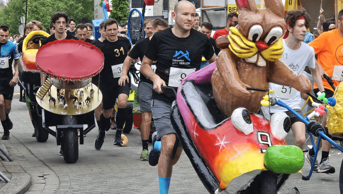 Ramsel in de ban van de "Potjèr kruiwagenkoers" | RTV