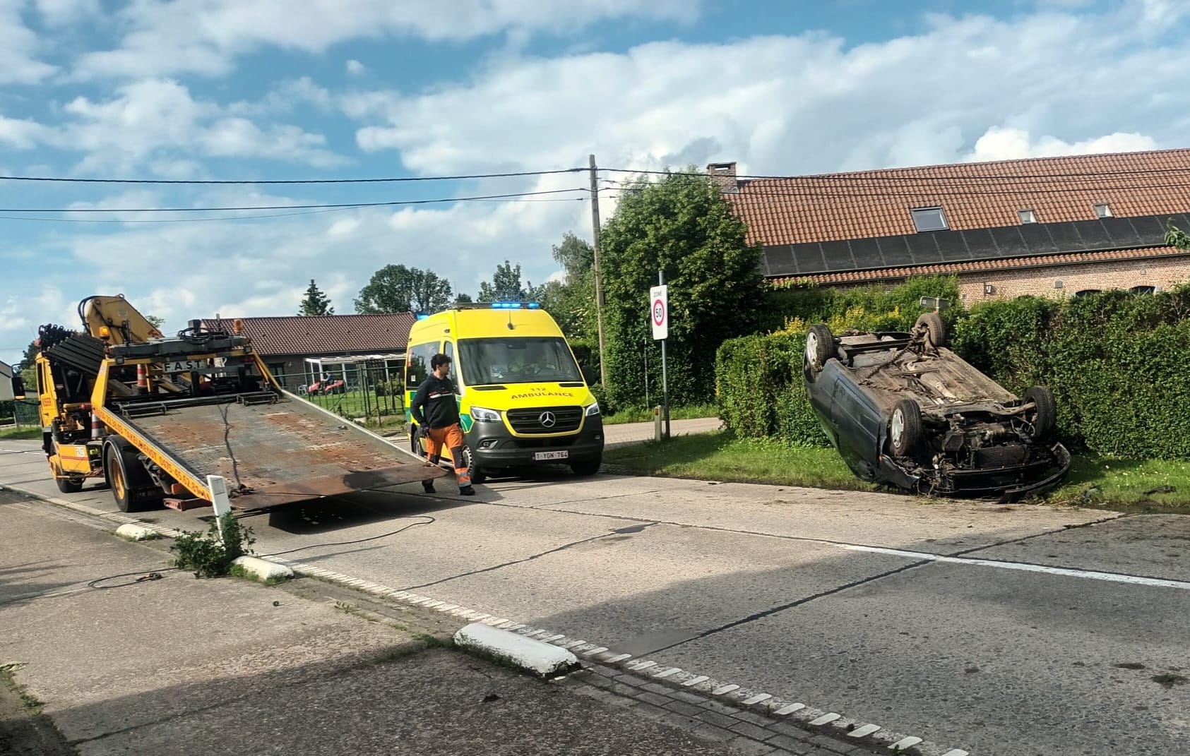 Auto over de kop in Ramsel | RTV