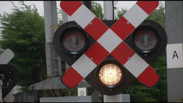 15-jarig meisje ontsnapt aan aanstormende trein | RTV