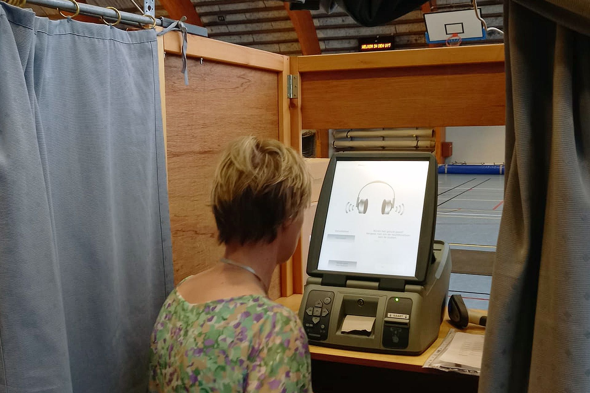 Stembureaus in Kempen en Rivierenland open | RTV